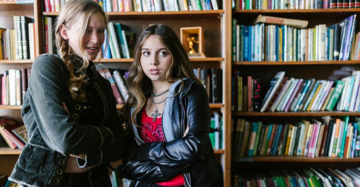 7 Body Language Signs Someone Secretly Dislikes You