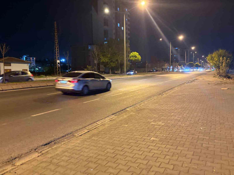 Lise öğrencisi doğum gününden 2 gün sonra otomobilin çarpması sonucu ...