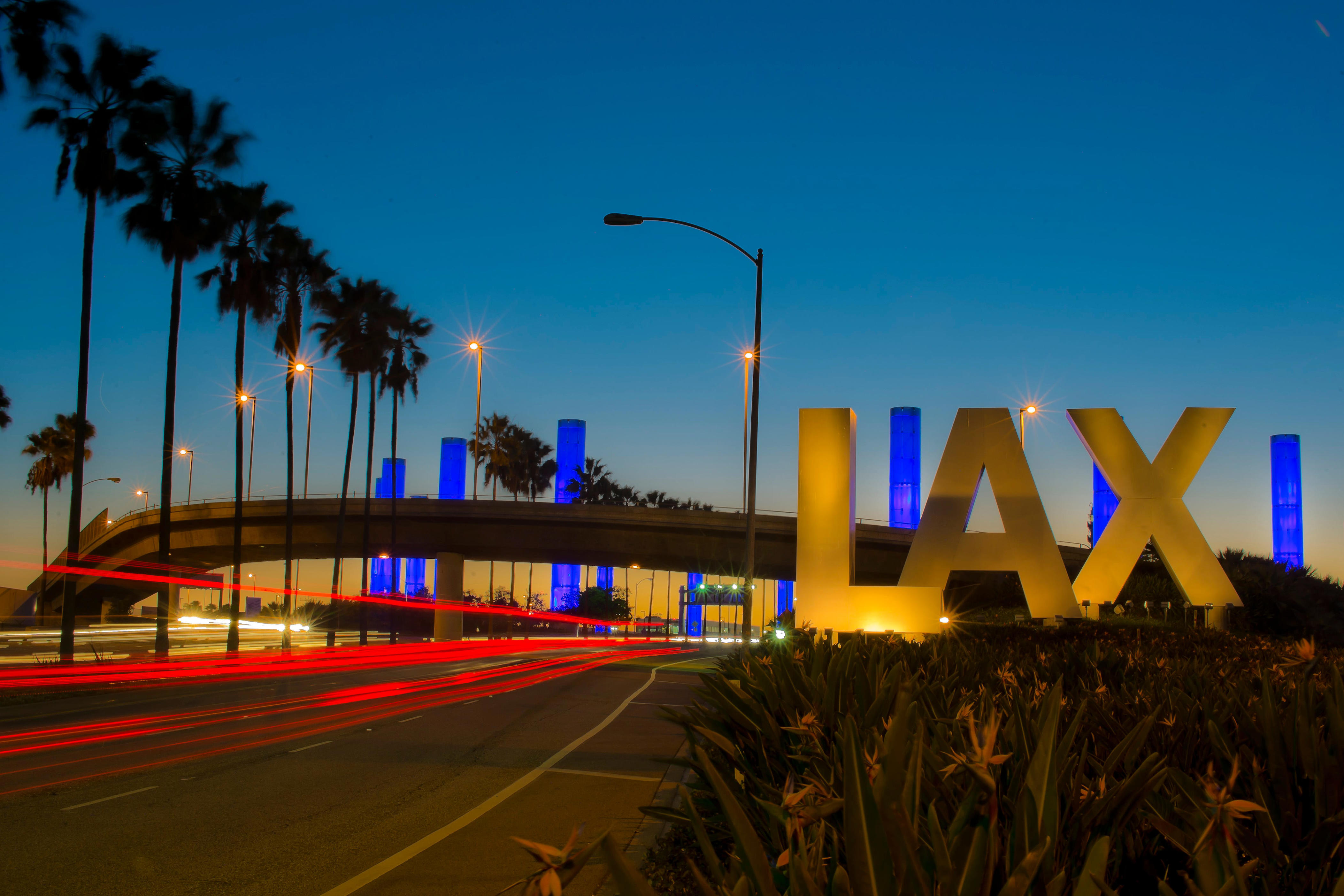 LAX scores poorly on international travel wait times during the holidays