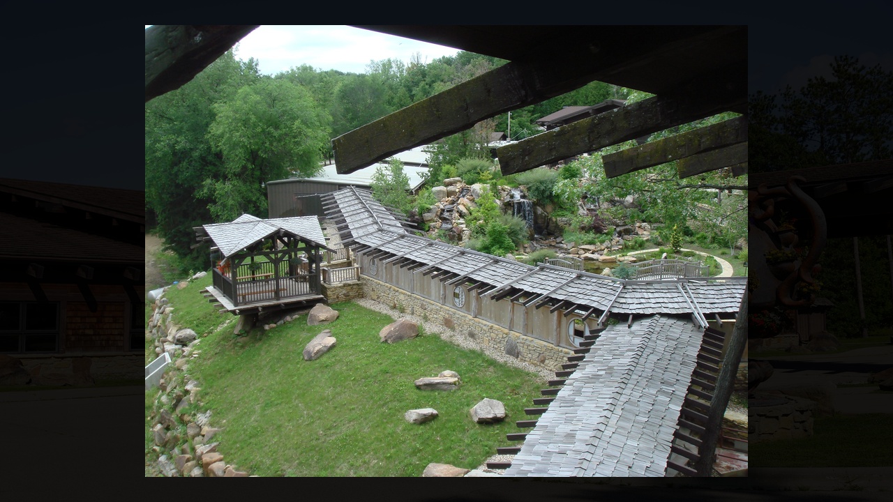 You can walk 140 feet into thin air at this odd Wisconsin house