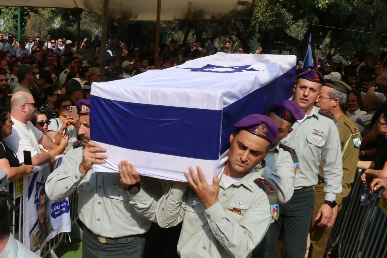 Thousands pay tribute to Col. Asaf Hamami at Kiryat Shaul military cemetery