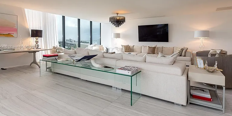 Marc Anthony vende su lujoso apartamento de Miami con una pérdida ...