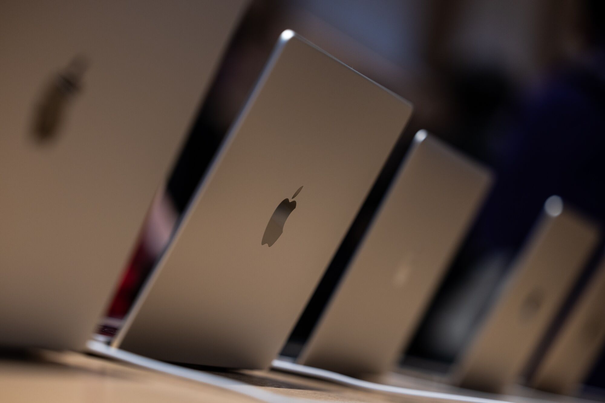 Apple lanzará laptop de bajo costo para competir con Chromebook y Windows