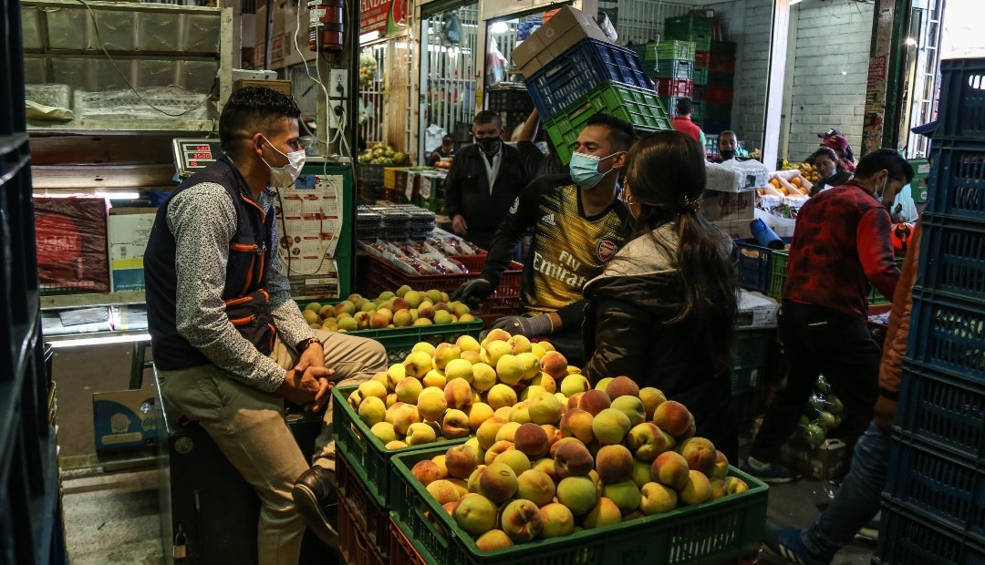 Noviembre inicia con caídas de $500 y $200 en tomate chonto y cebolla ...