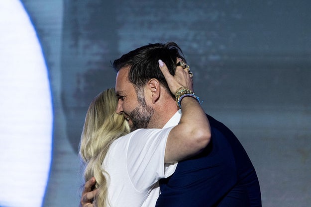 Here’s What Body Language Experts Think About THAT Hug Between JD Vance ...