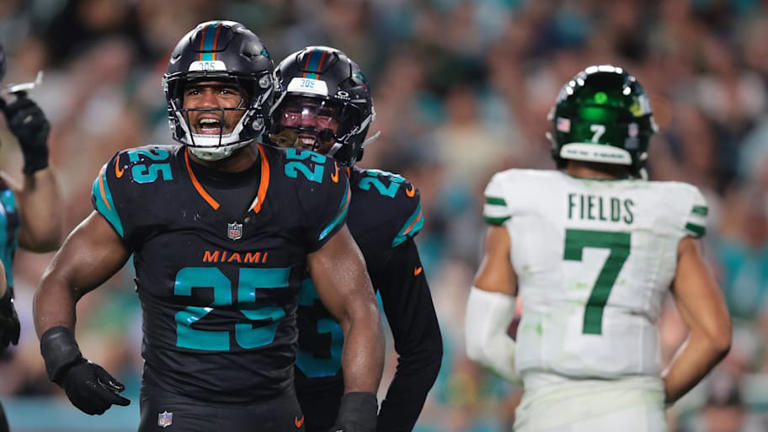 What Division Rival's Blockbuster Trade Means for Dolphins