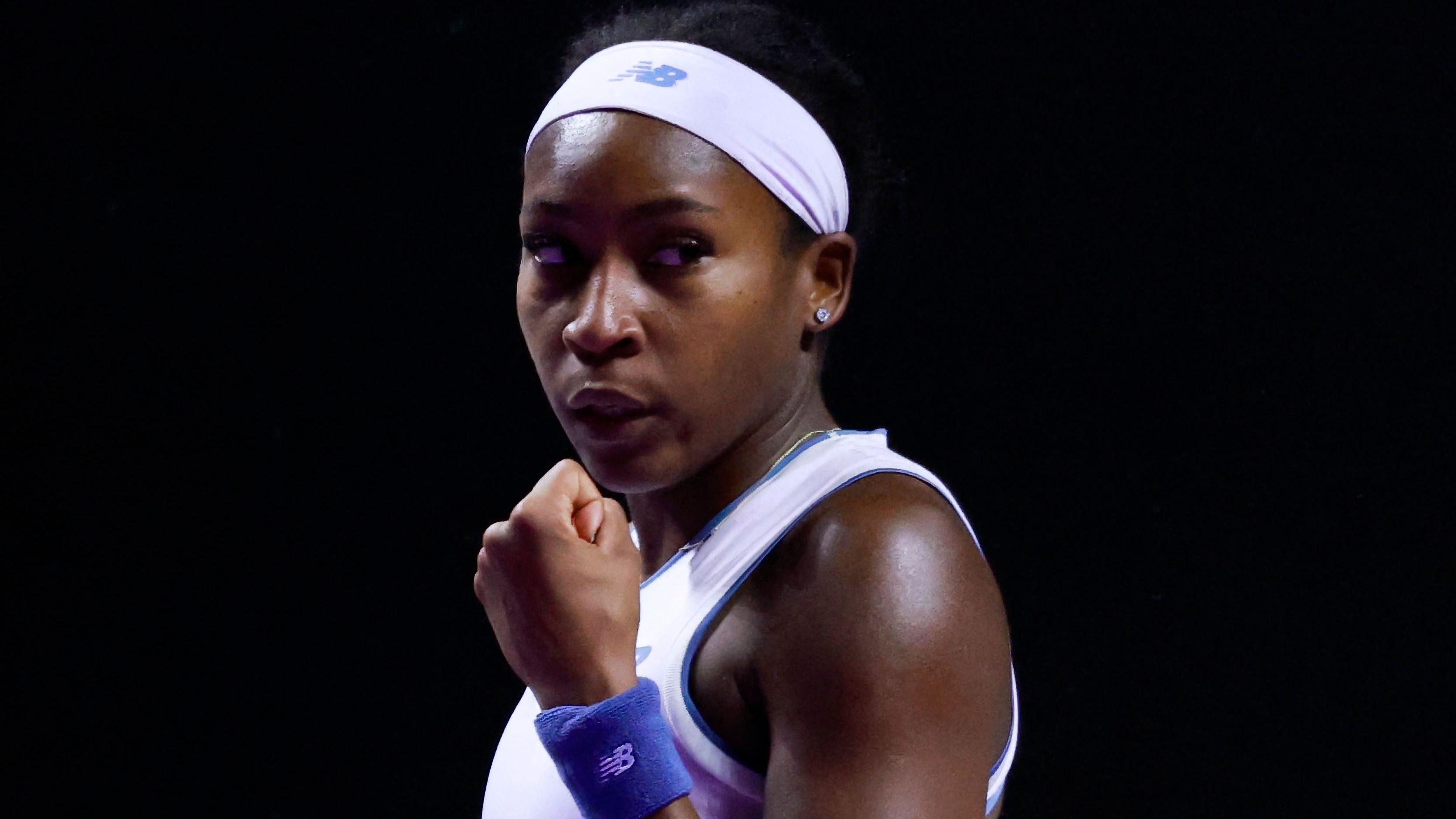Gauff wins to stay in contention at WTA Finals