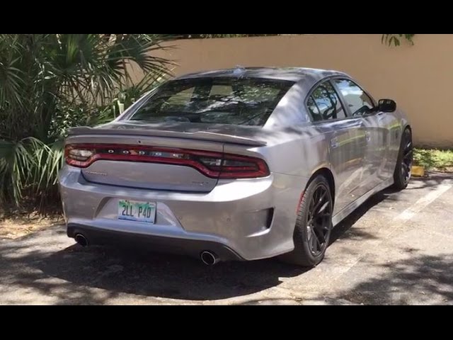 Despertando al Dodge Charger SRT Hellcat 2016