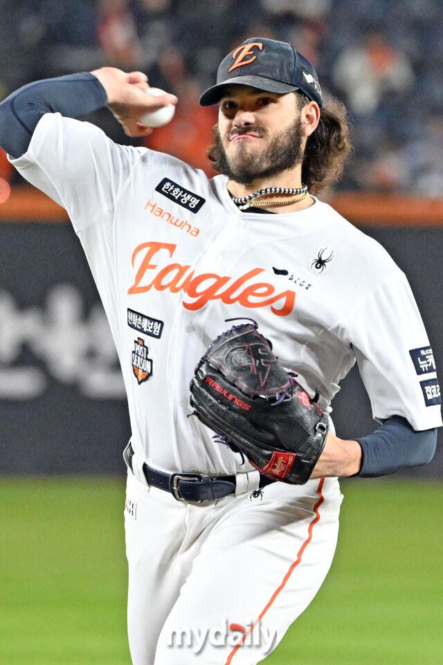 ML 군침 흘릴 만하네! 트로피 쓸어 담았다…'투수 4관왕' 폰세의 MVP에 이변은 없었다 [MD잠실]