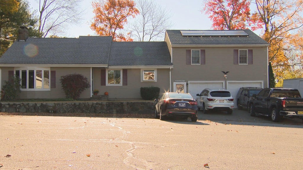 2 found dead in Beverly, Massachusetts home in apparent murder-suicide
