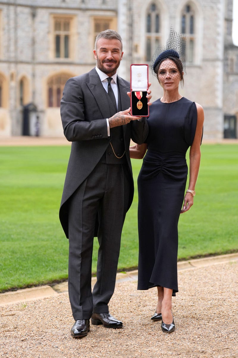 David Beckham's knighthood suit is a symbolic tribute to his wife, now ...
