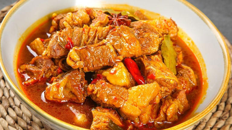 Boomers still miss these 12 legendary department store lunch counters