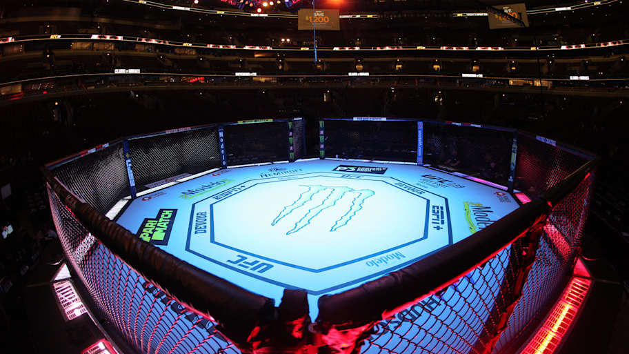 Surging UFC newcomer gets ranked opponent for banger fight at final UFC ...