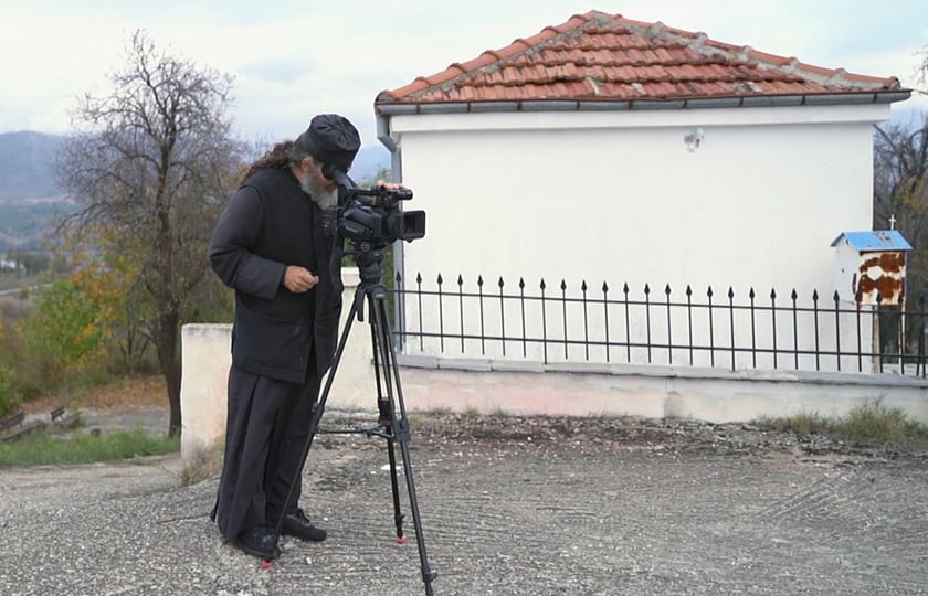Κωνσταντίνος Βασιλειάδης: Ο παπα-drone του Βοΐου μιλά για τη σχέση του ...