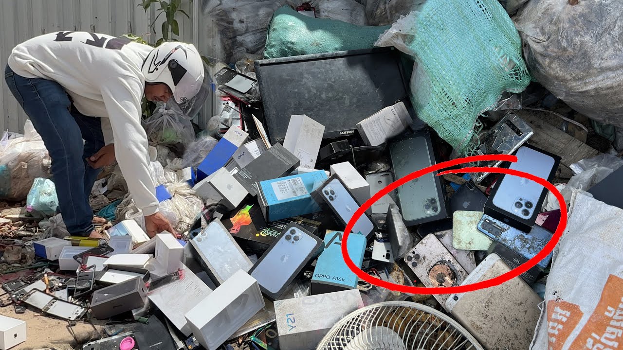 Cracked screen & water damage repair - iPhone trash restoration