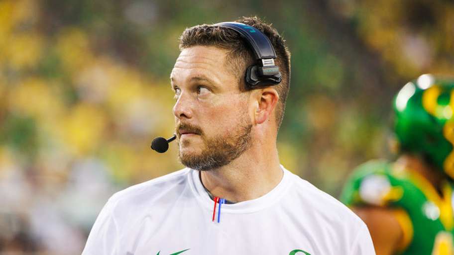 Oregon Coach Dan Lanning Doesn't Hold Back On Iowa's Kinnick Stadium