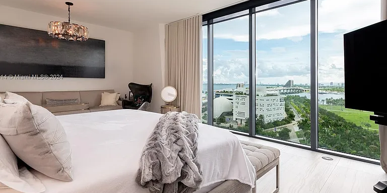 Marc Anthony vende su lujoso apartamento de Miami con una pérdida ...