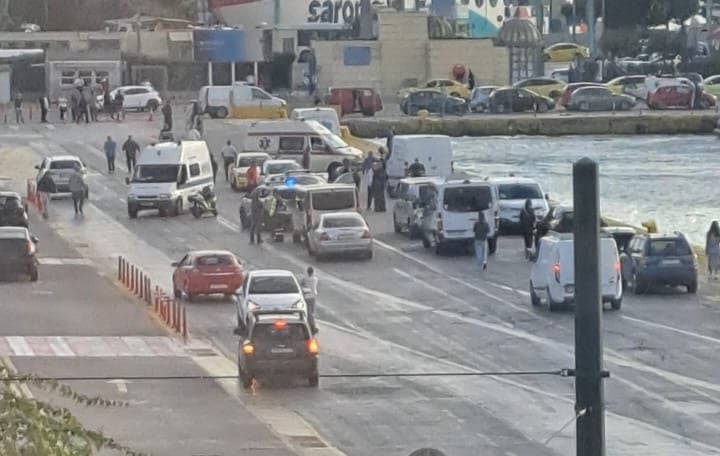 Πειραιάς: 48χρονος έπεσε στη θάλασσα στο λιμάνι – Τον έσωσε λιμενικός