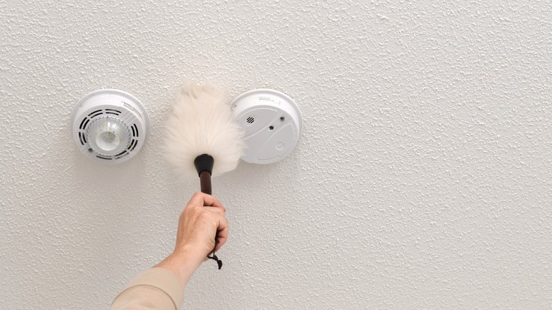 The Biggest Mistake You're Making Cleaning A Popcorn Ceiling