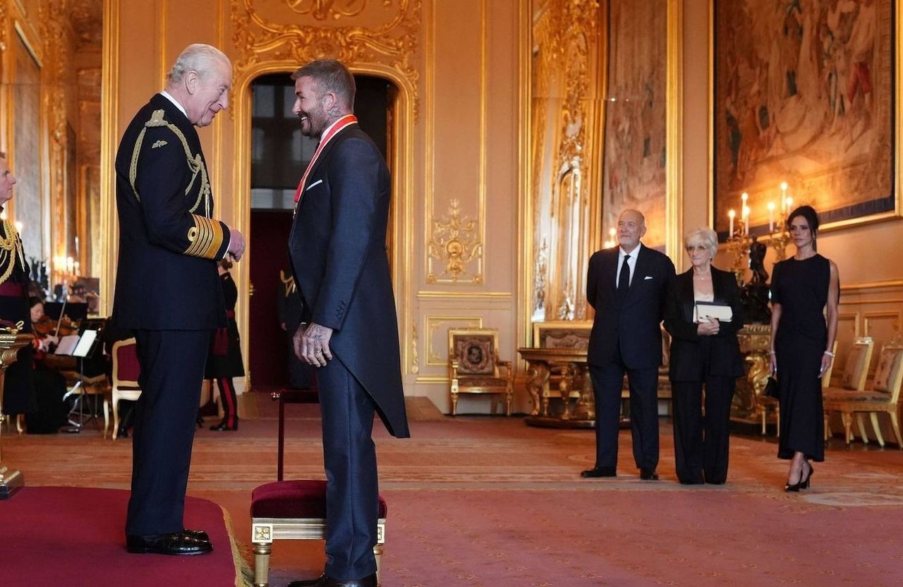 Décoré par Charles III, David Beckham devient chevalier sous le regard ...