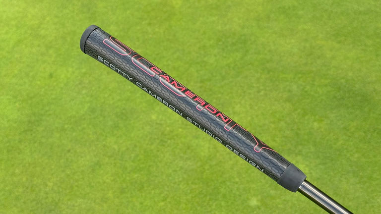 Scotty Cameron Phantom 11R OC Putter Review: The Cleanest Looking Low ...