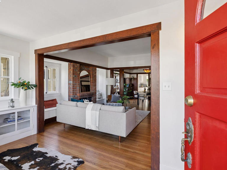 Classic 1907 Home in Alameda, California Featuring Wood Floors, Box ...