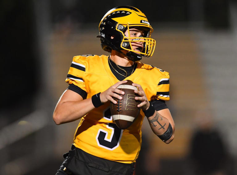 Mission Bay finishes regular season undefeated, wins City League