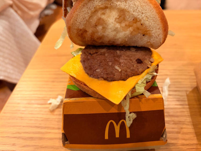 I Tried Shake Shack’s New Big Shack vs. McDonald’s Big Mac—This Burger Won