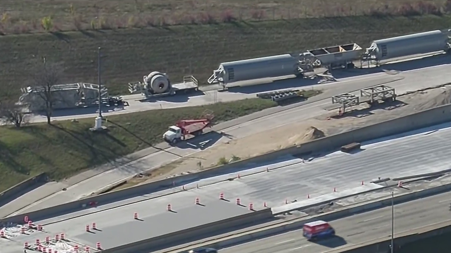 Westbound I-696 in Oakland County closing from I-75 to M-10 in November