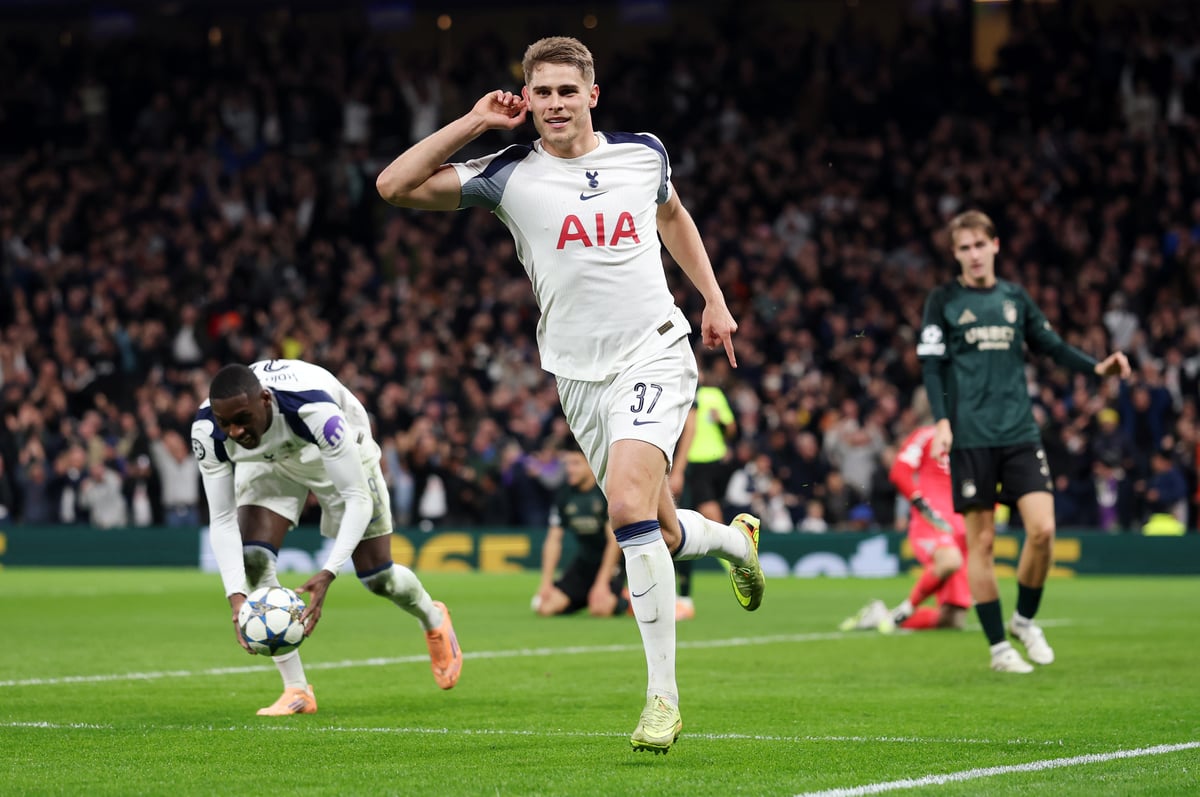 Micky van de Ven scores wondergoal as 10-man Spurs thump Copenhagen