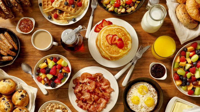 What Is Considered A Traditional Country Breakfast?