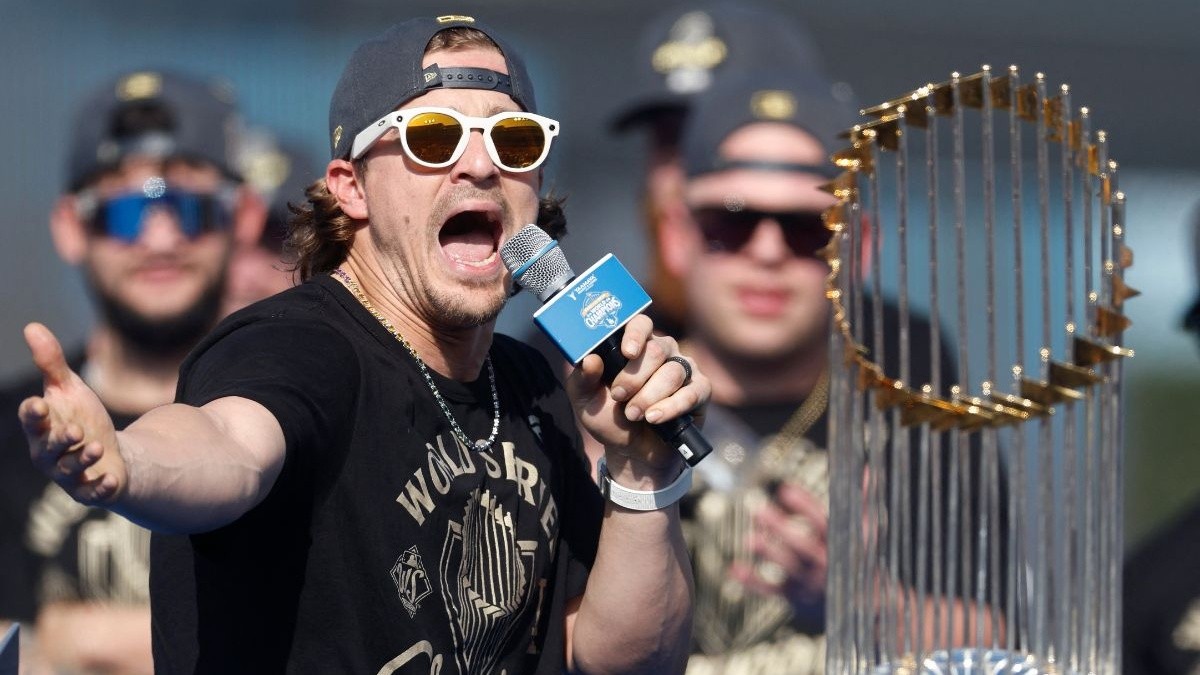 MLB: Kiké Hernández Reveals 'Forbidden' Tattoo a Dodgers Teammate Got ...