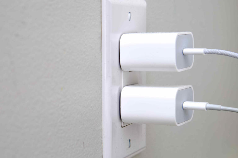 Should you unplug chargers when you're not using them? Energy experts ...