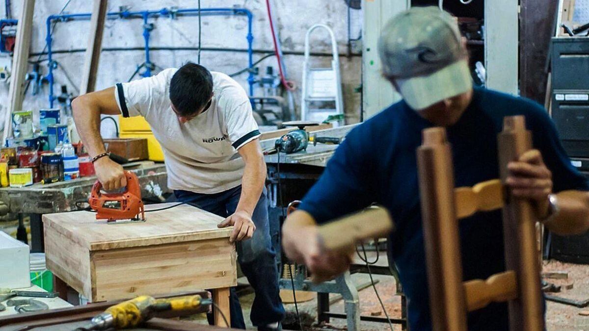El gobierno ordenó suprimir las horas extras en todo el país: el fin de ...