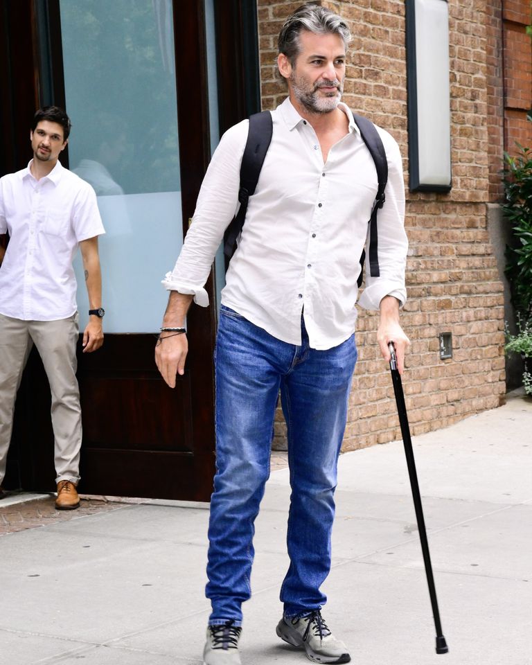 All About Jennifer Aniston’s Hypnotist Boyfriend, Jim Curtis—And How ...