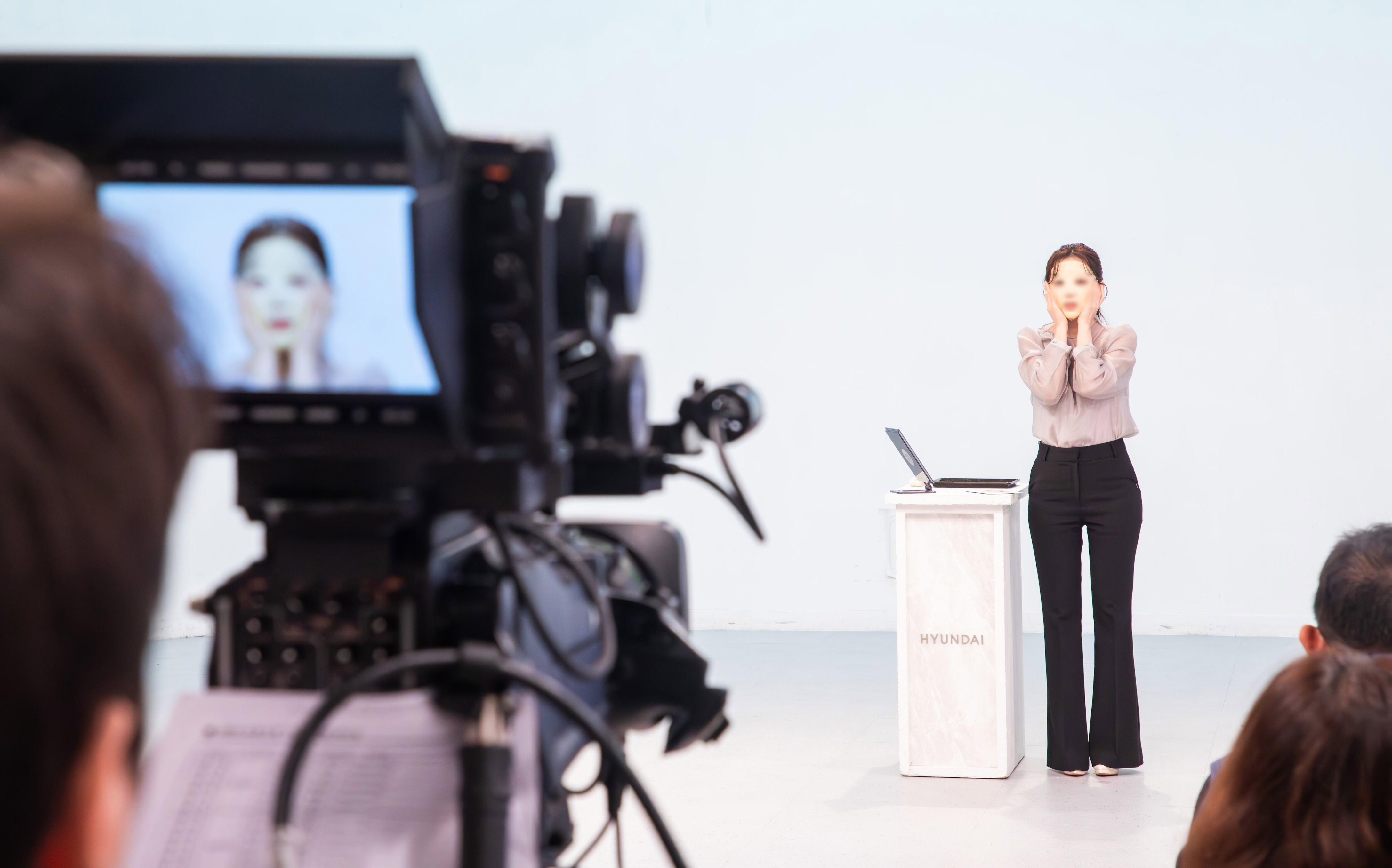 TV Home Shopping Hosts: Competition Amid Decline