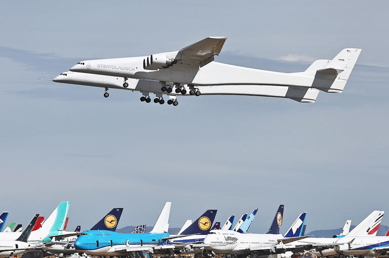 10 amazing aircraft they only built once