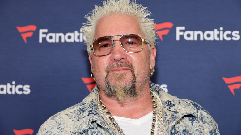 The Iconic Chicago Pizzeria Guy Fieri Featured On Diners, Drive-Ins And ...