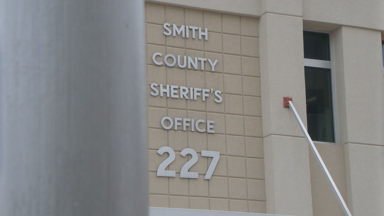 Smith County commissioners vote 4-1 to seek immigration enforcement ...