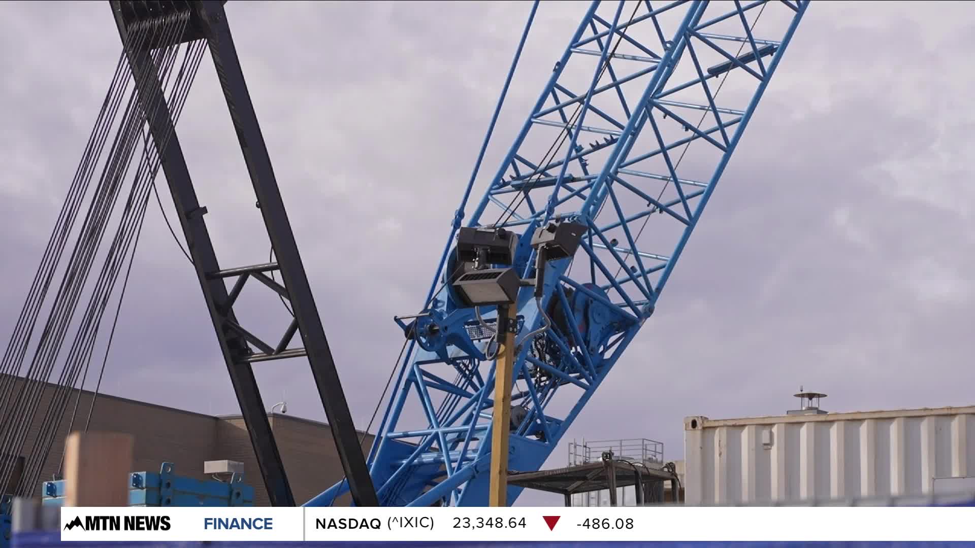 Montana's largest crane helping build new Billings $1B hospital