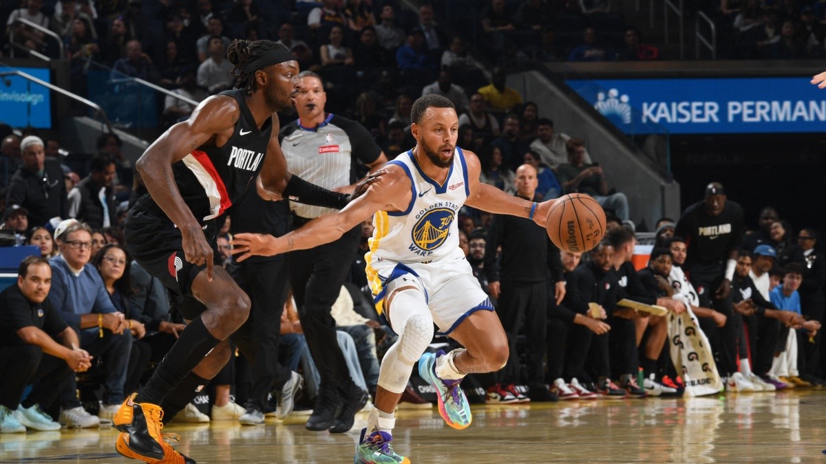 NBA: Stephen Curry Shows Why He's the Best Shooter, Setting an ...