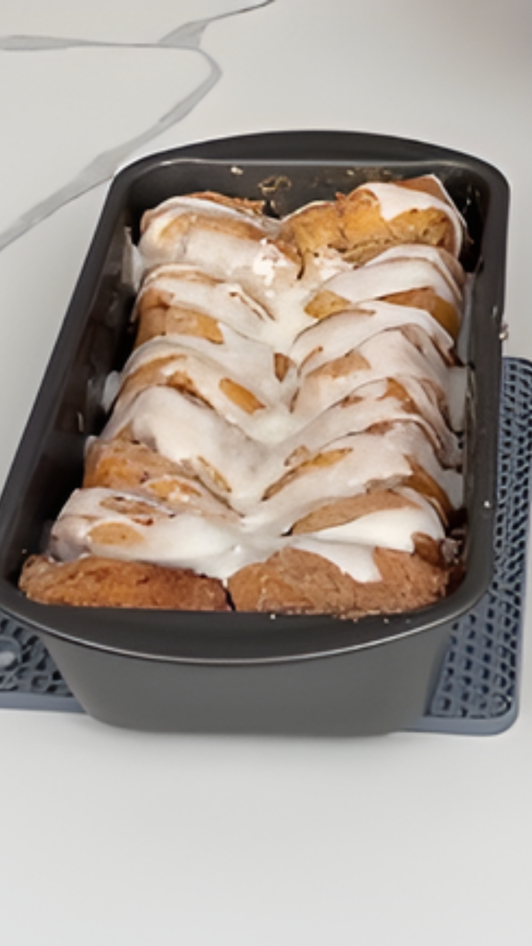 Easy Cinnamon Roll Magic: A Quick Baking Hack
