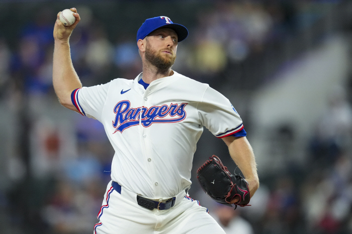 7 years and 65 wins, ERA 3.77 and only 2 years of contract? Why Kelly ...
