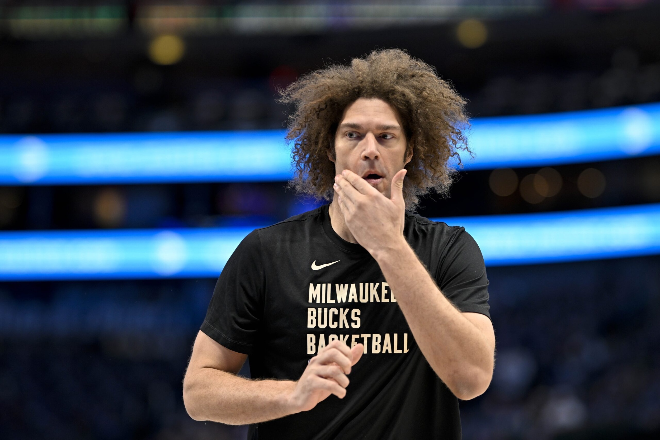Former Bucks center Robin Lopez has the best reaction to Luka Doncic ...