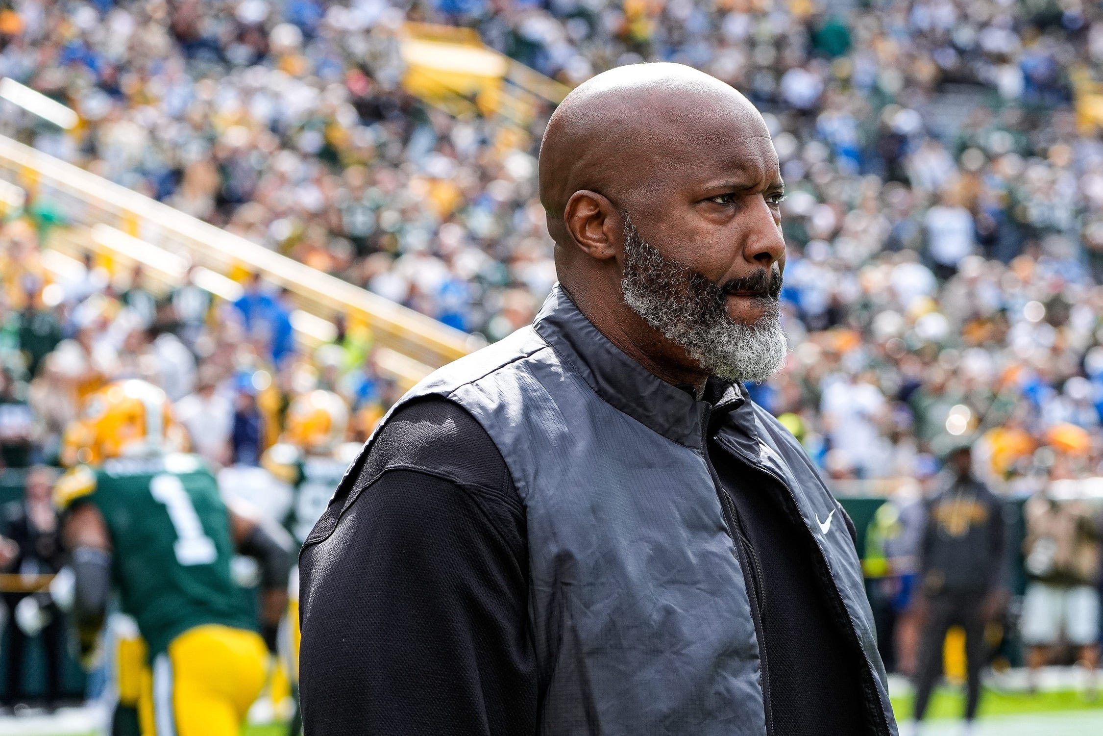 Holmes, Lions stand pat at deadline, add rookie OL to practice squad