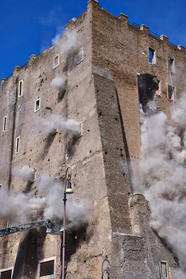 Medieval tower collapses in Rome’s historic center, killing one