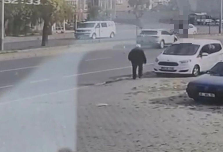 Lise öğrencisi doğum gününden 2 gün sonra otomobilin çarpması sonucu ...