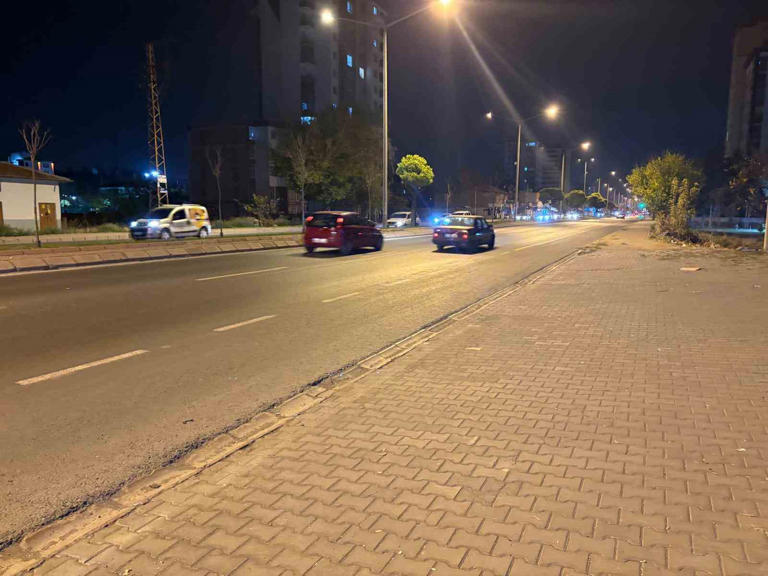 Lise öğrencisi doğum gününden 2 gün sonra otomobilin çarpması sonucu ...