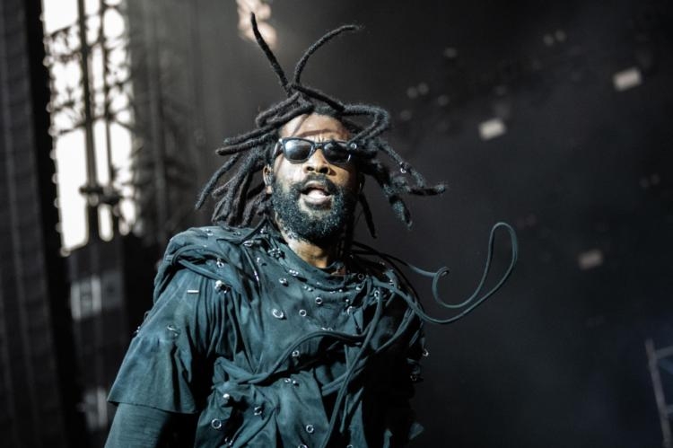 Damso repart en tournée en 2026 avec une série de concerts en France et ...