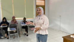 Anti Gugup Saat Jadi Moderator! Tips Ngomong Lancar, Atur Acara Rapi ...